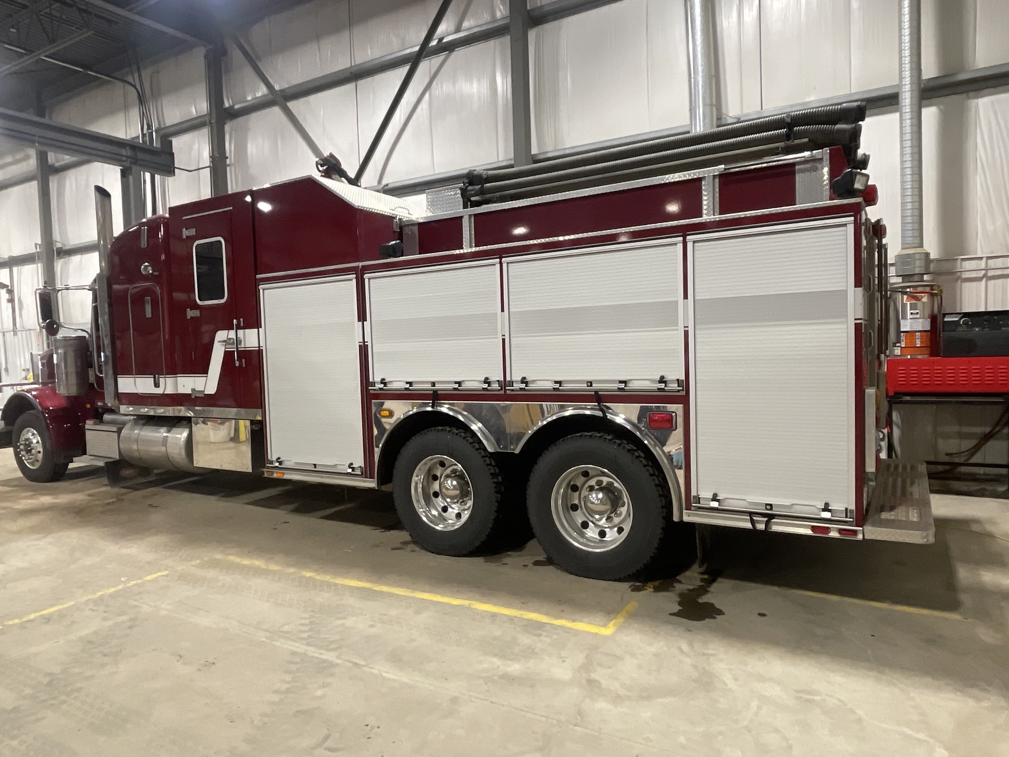 Fuelled | Vehicle - Peterbilt Maxi-Metal Fire Decontamination Unit