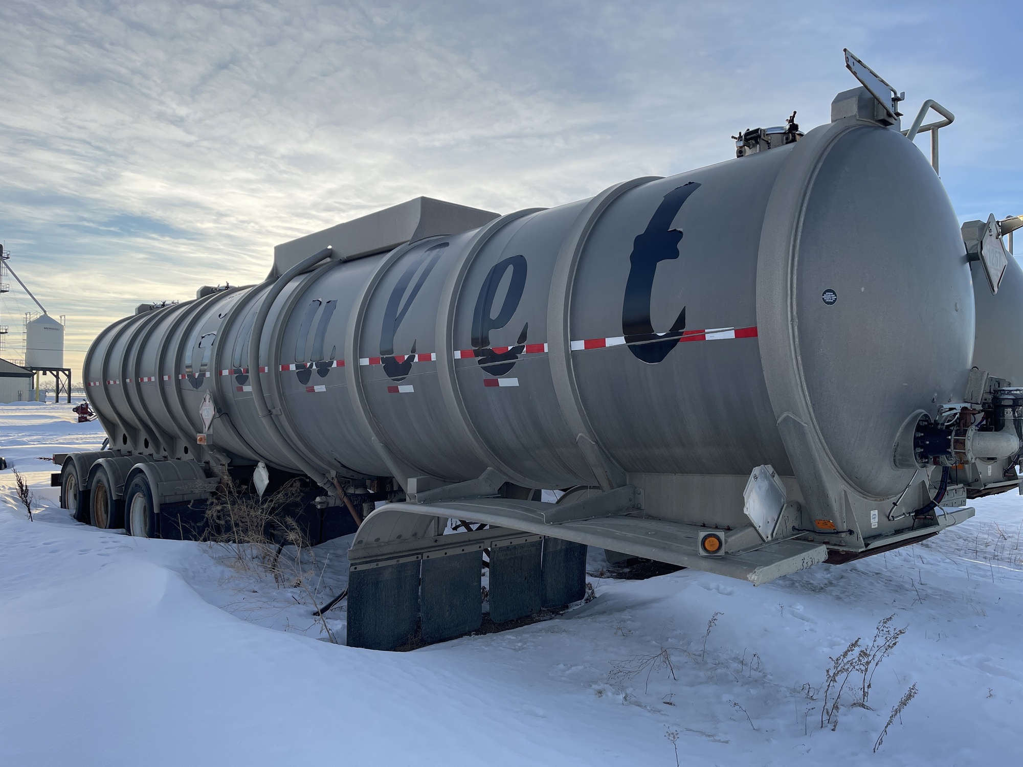 Fuelled | Trucking And Transportation - 2011 10,000 USG Heil Tridem DOT ...