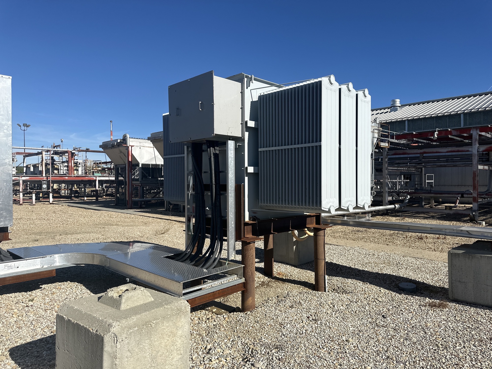 Fuelled | Transformer - 3000 KVA 4160 V to 480Y/277 V 3-Phase Transformer