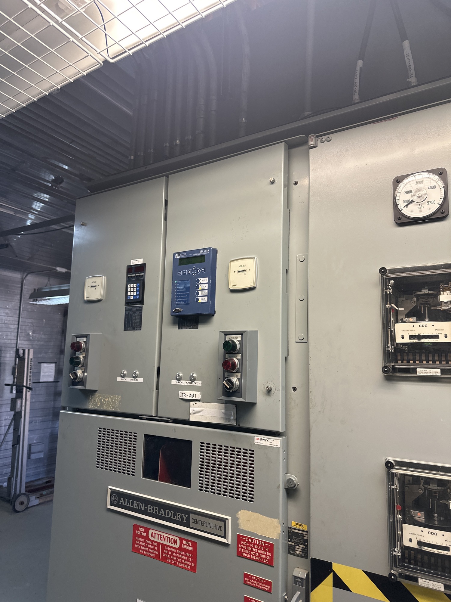 Fuelled | Control Panel - 4160V Disconnect Switch