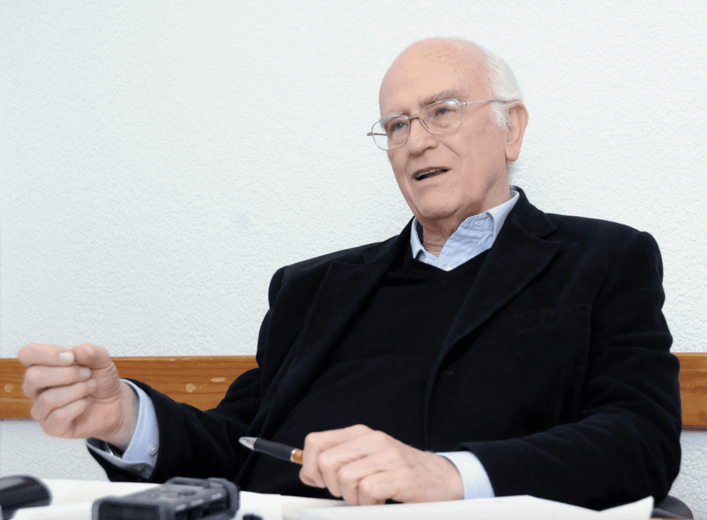 Roger Bartra, antropólogo e historiador mexicano, cumple 80 años • Once ...